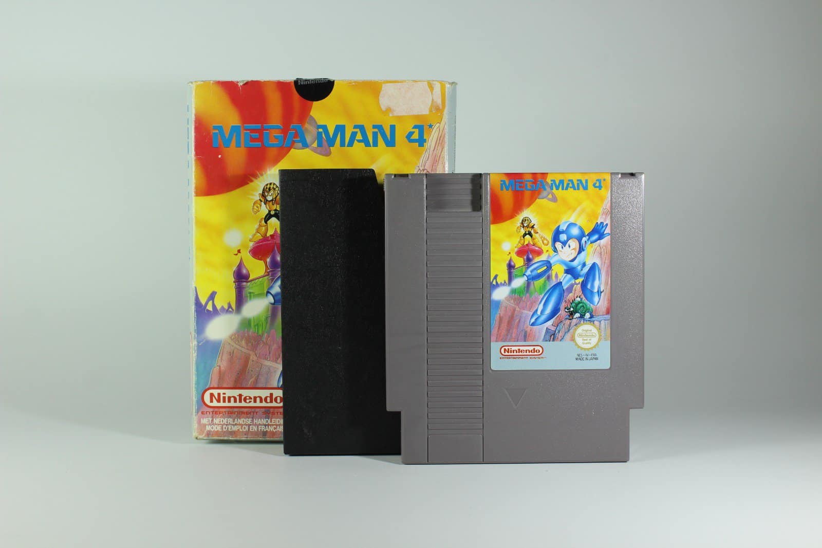 Mega Man 4 NES met doosje - Gamebros